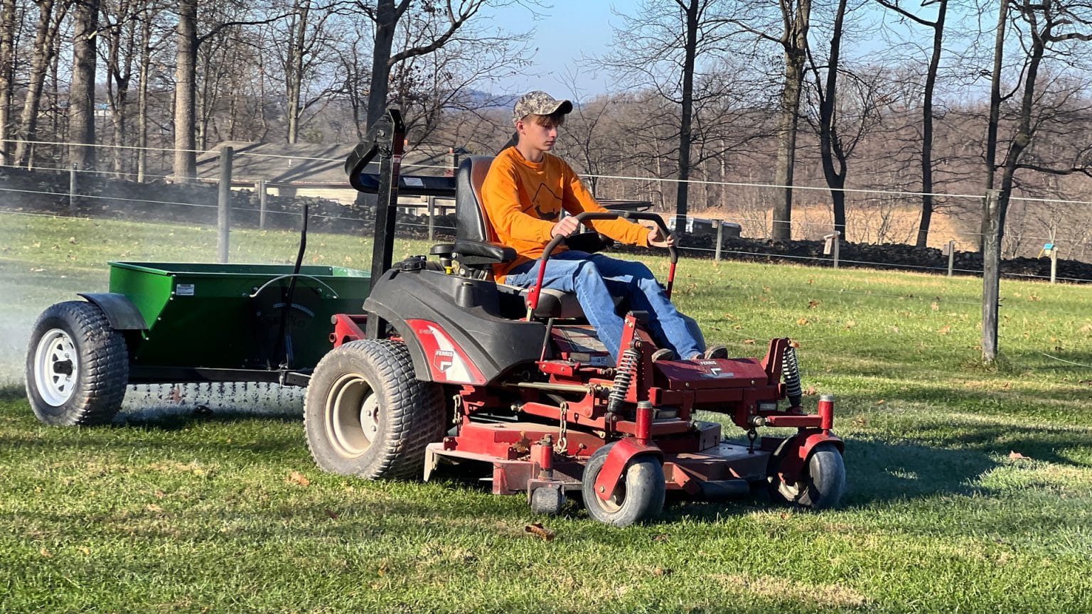 Standard Series Lawn Drop Spreaders | Earth & Turf