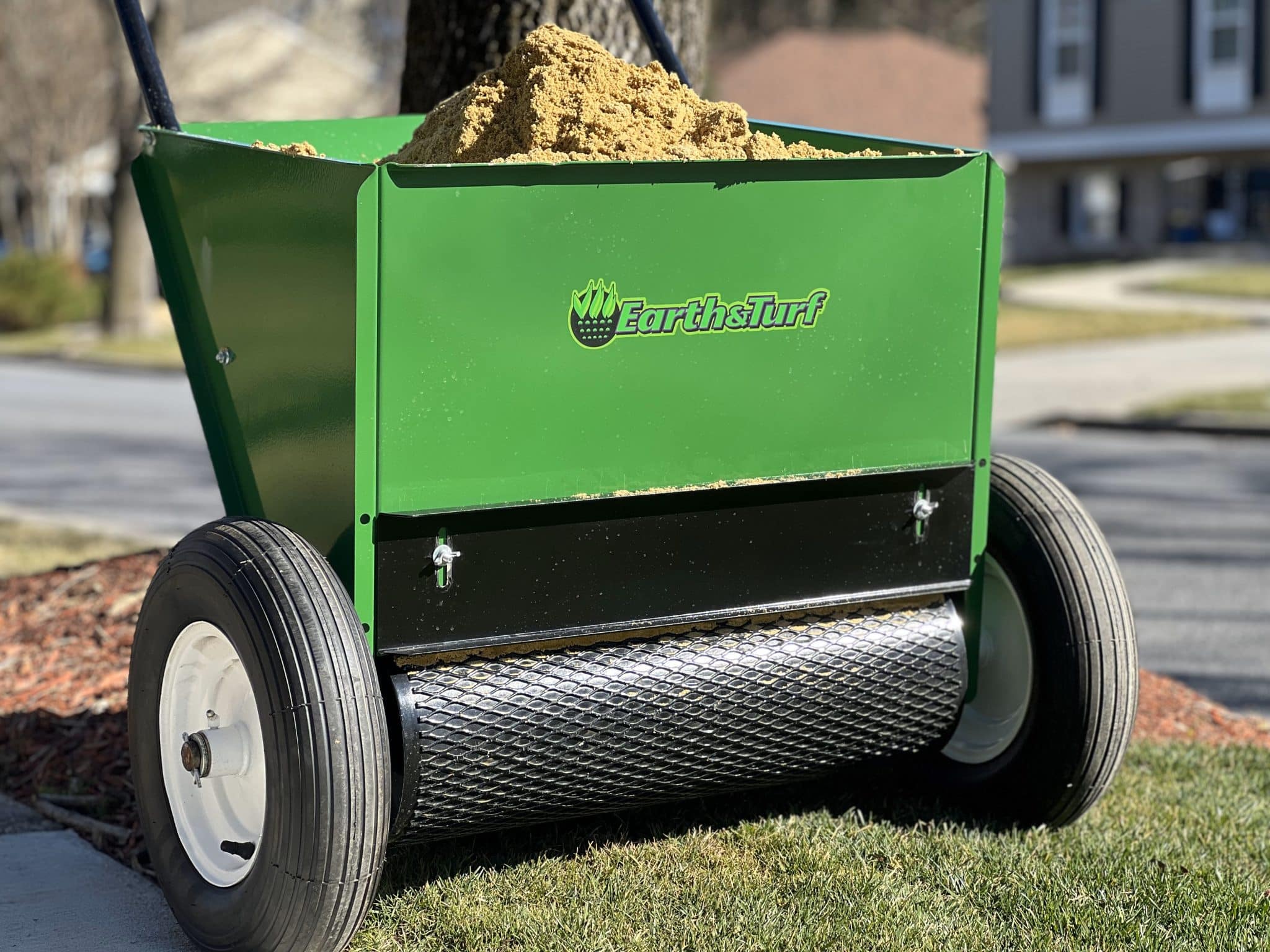 Earth & Turf 24D TruFlow Lawn TopDresser | STEC EQUIPMENT, INC.