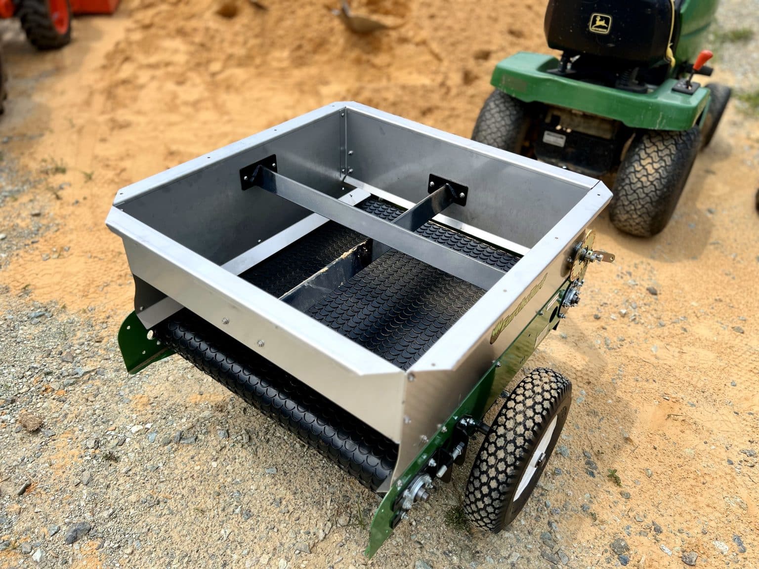 Earth & Turf 65PT Pull Behind Topdresser | STEC EQUIPMENT, INC.