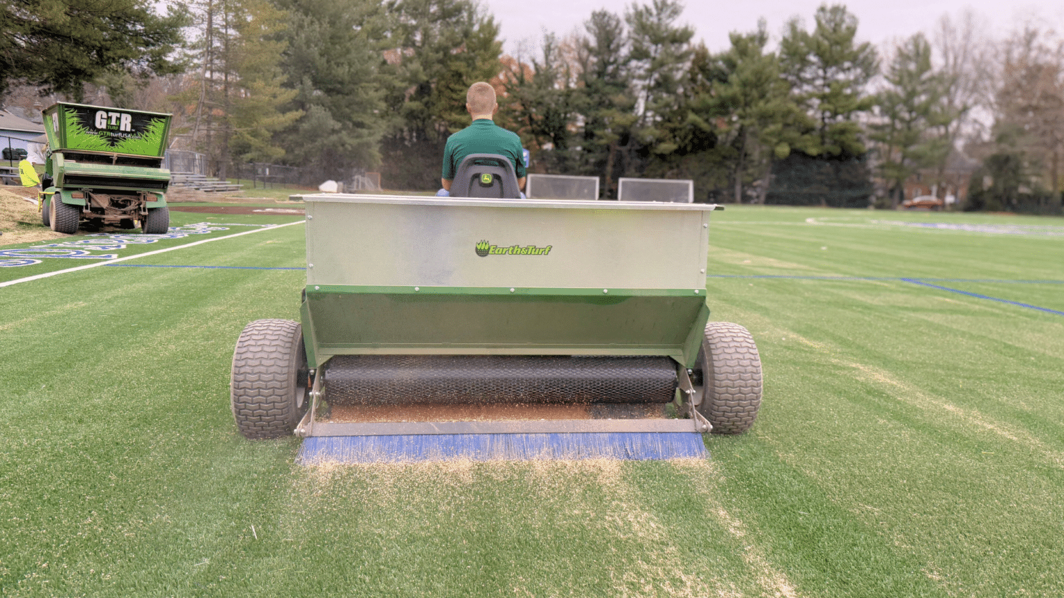 Earth & Turf 54D TruFlow Spreader | STEC EQUIPMENT, INC.