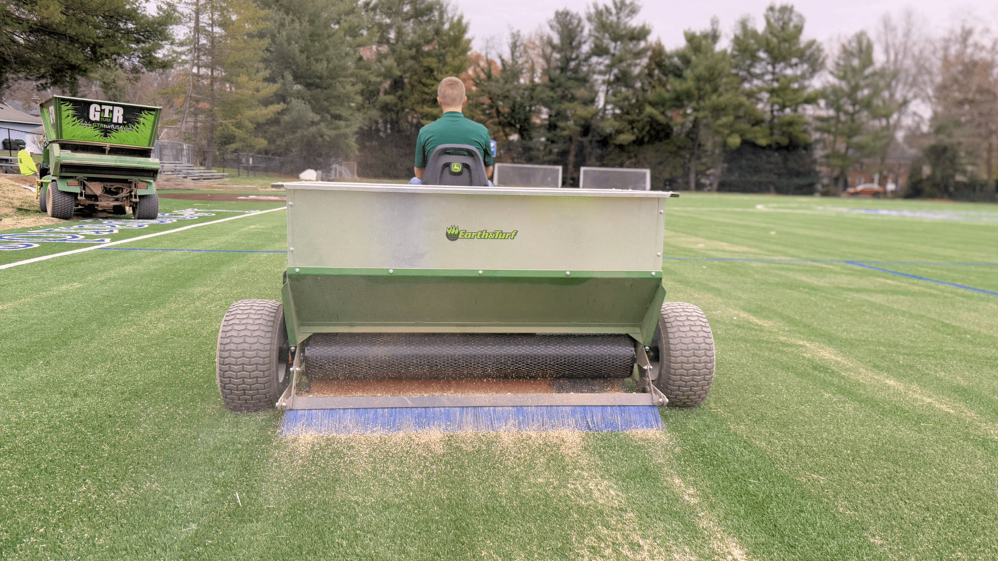 Earth & Turf 54D TruFlow Spreader | STEC EQUIPMENT, INC.